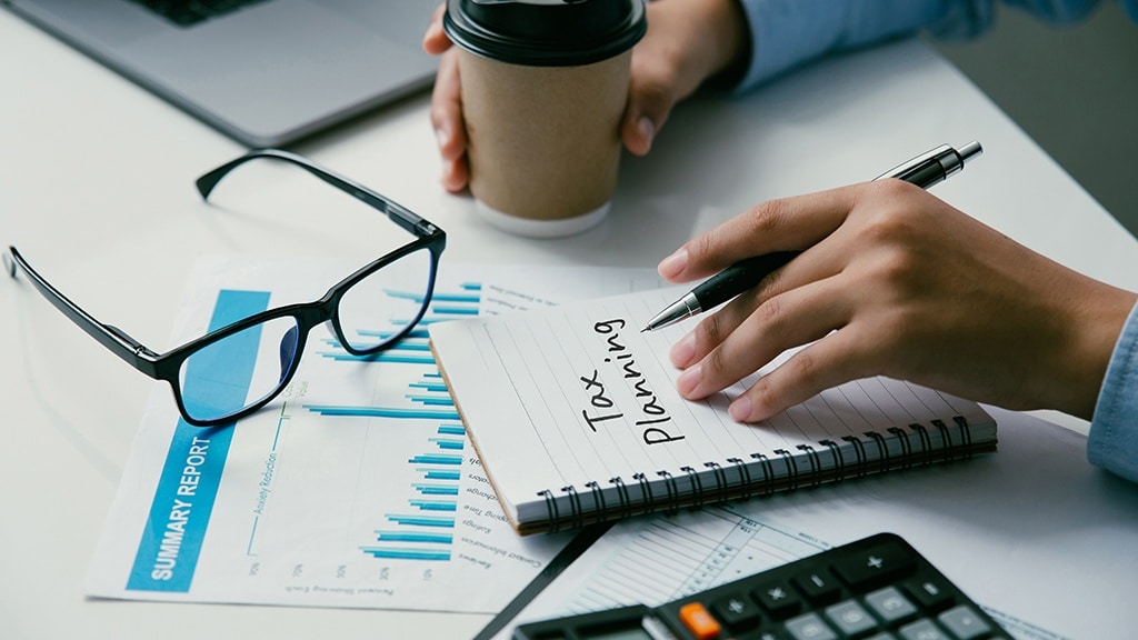 Year-End Tax Planning to Maximize Your Savings